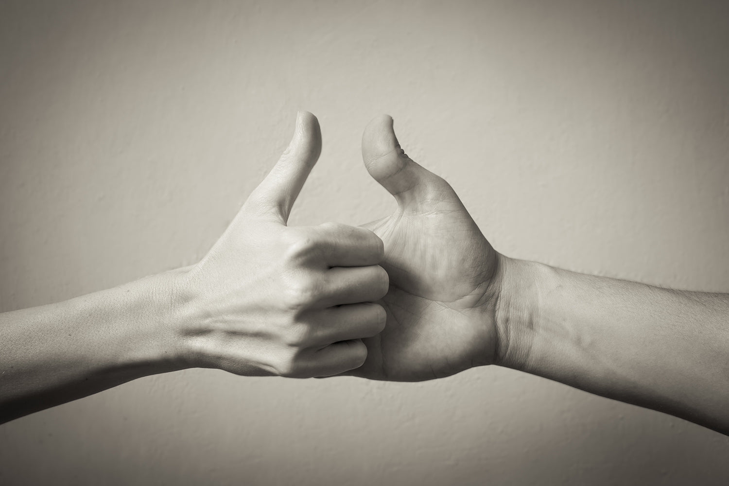 Thumb Wrestling – REMO Since 1988