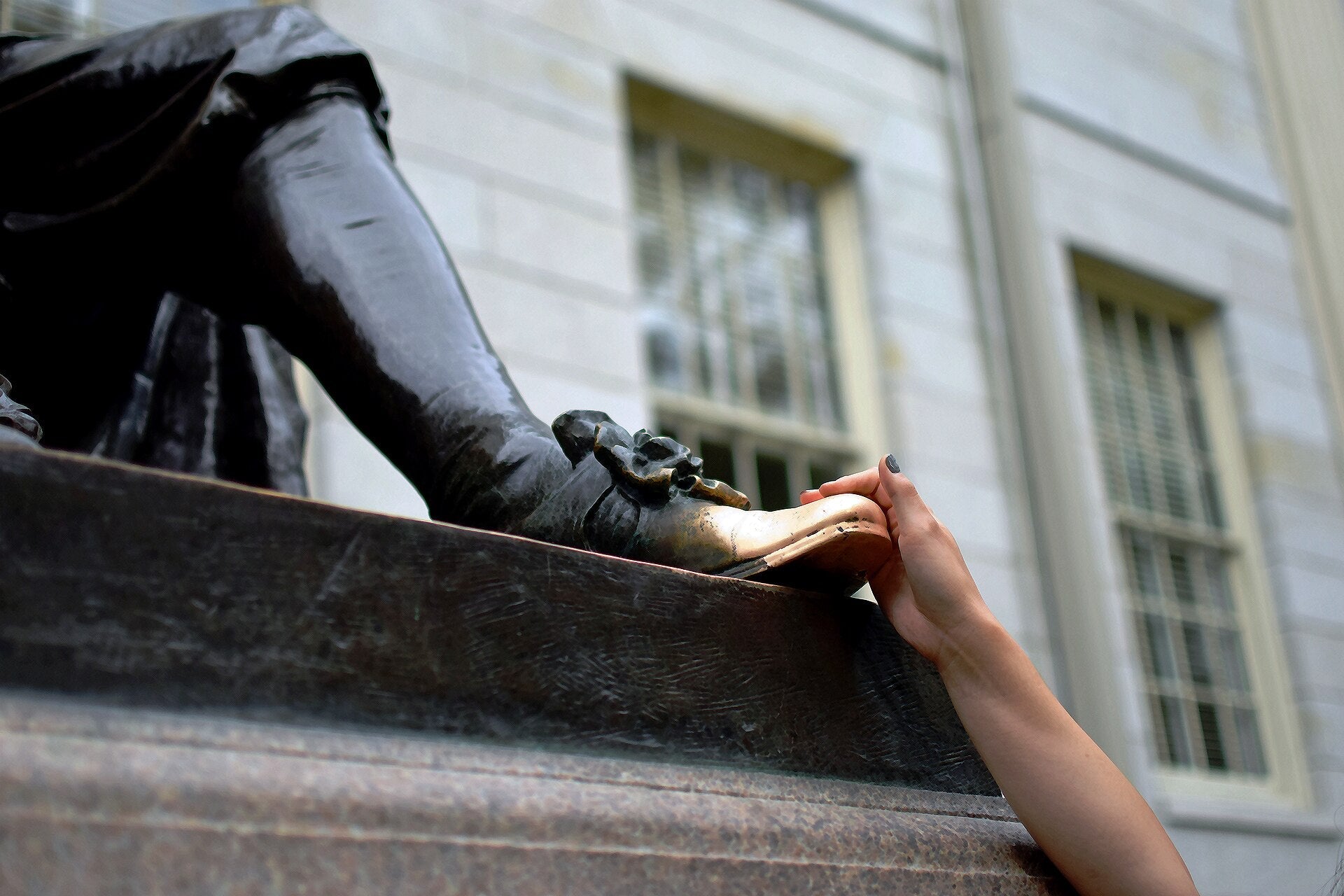 Statue Rubbing – REMO Since 1988